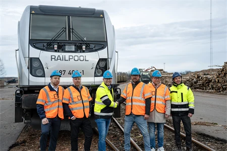Nytt tågavtal säkrar elektrifierad transport av rundvirke | Holmen Skog