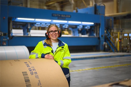 Astrid, utvecklingsingenjör på Bravikens Pappersbruk - Holmen