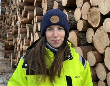 What is it like to work as a production manager at Holmen?